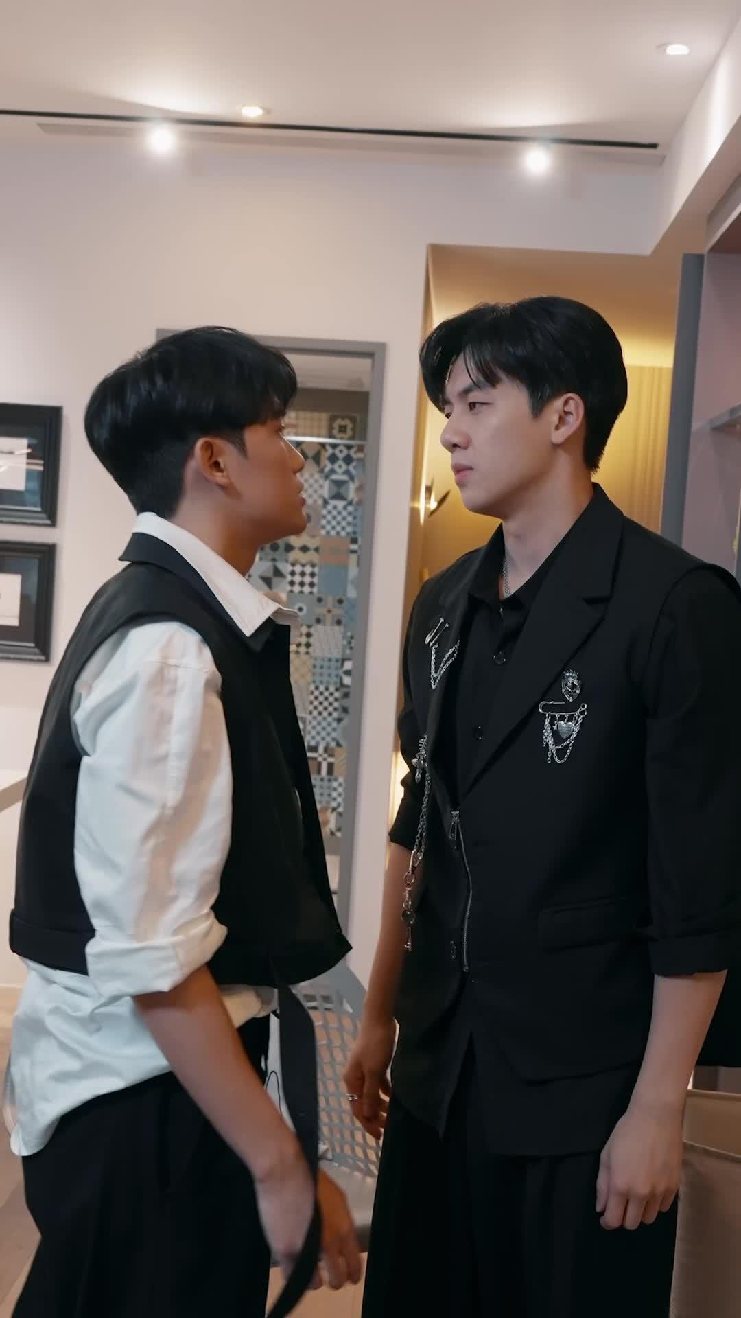 Musuhku Fans Nomor Satuku Semua Episode - NetShort - page4