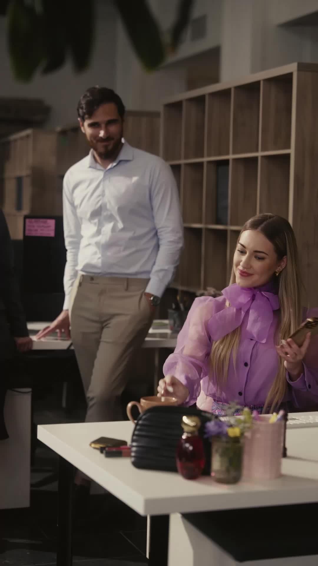 The Office Pushover Is The Real Heiress: Elena’s Silent Rebe